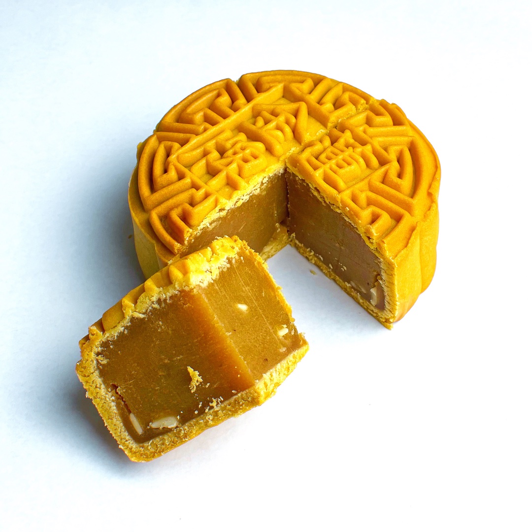 Less Sugar Pure Lotus Mooncake 少糖金牌莲蓉月饼 | Delivery in KL - YuBake