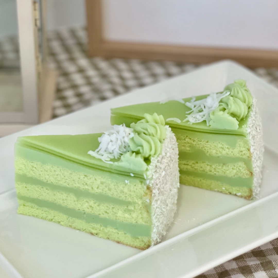 Signature Pandan Layer Box - KL Slice Cake Delivery - YuBake
