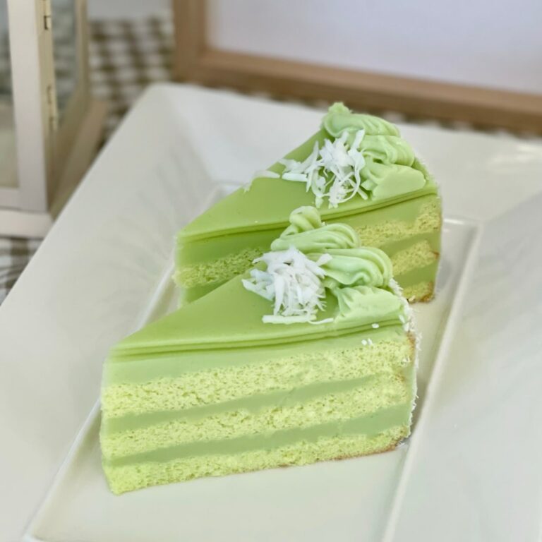 (mini) Signature Pandan Layer Cake - Delivery in KL & Selangor - YuBake
