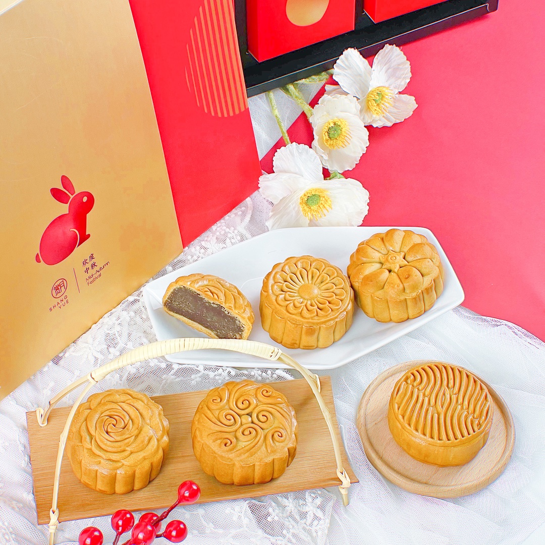 [6pcs] Golden Full Moon Rabbit Gift Set - Delivery in KL - YuBake