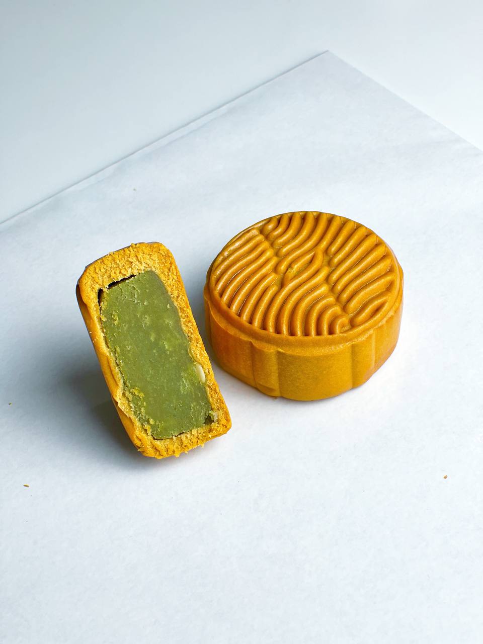 mini Less Sugar Pandan Lotus Mooncake 迷你少糖翡翠莲蓉月饼 - YuBake