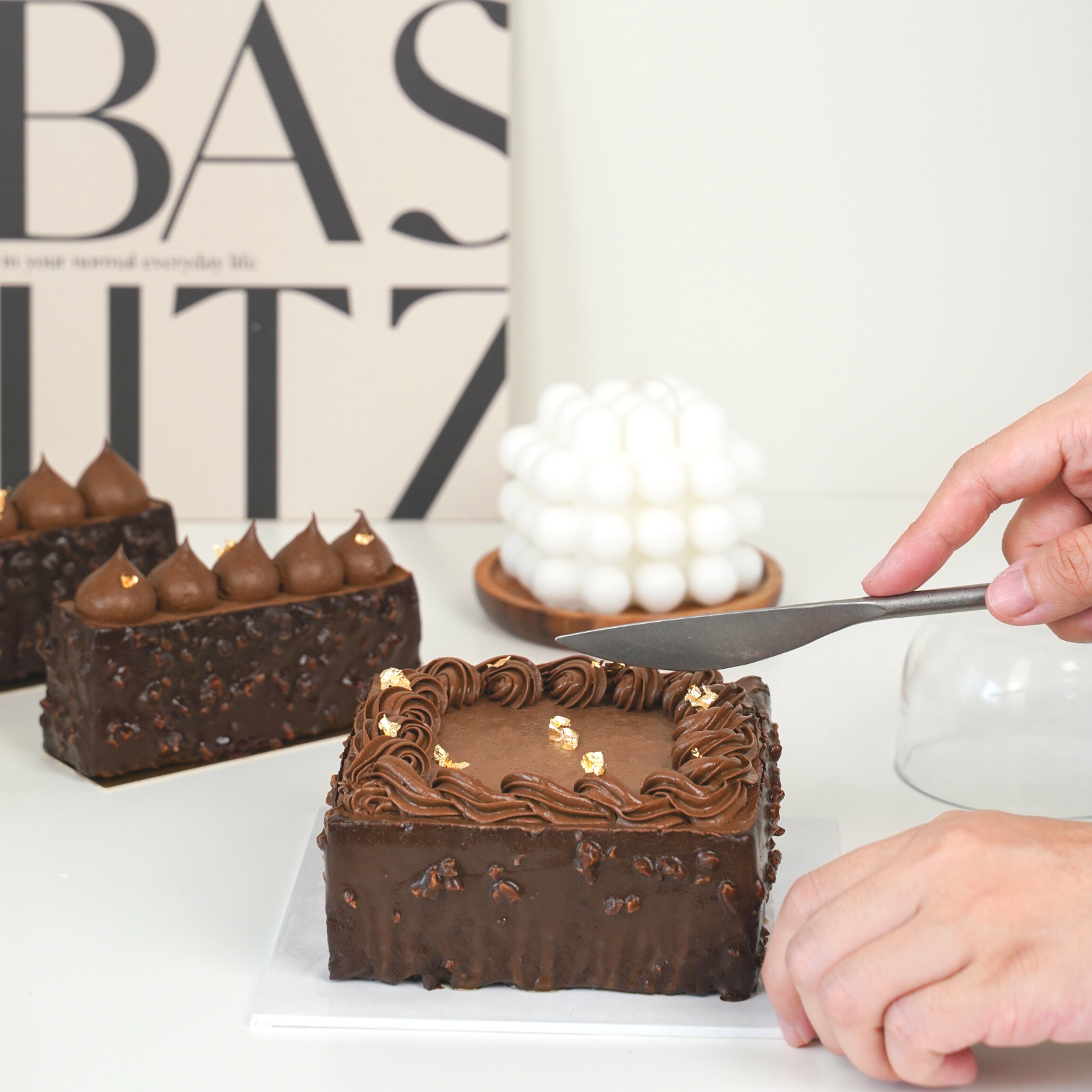 Magnum Premium Chocolate Cake - Cake Delivery - YuBake