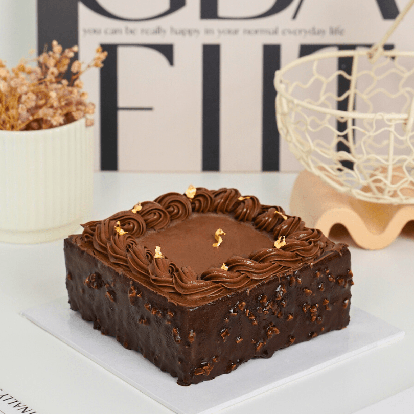 Magnum Premium Chocolate Cake - Cake Delivery - YuBake