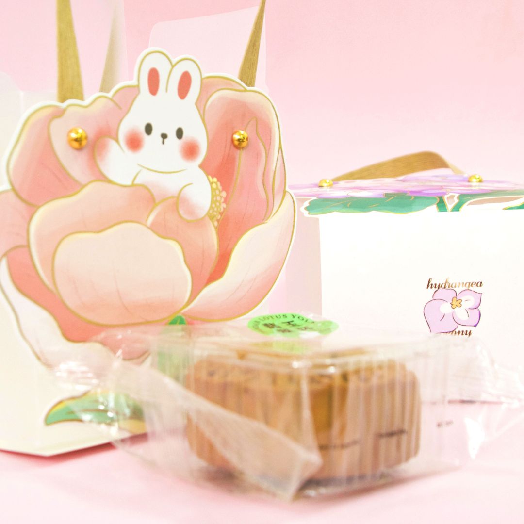 (mini) Mooncake Cute Rabbit with Hydrangea Flower Set - YuBake