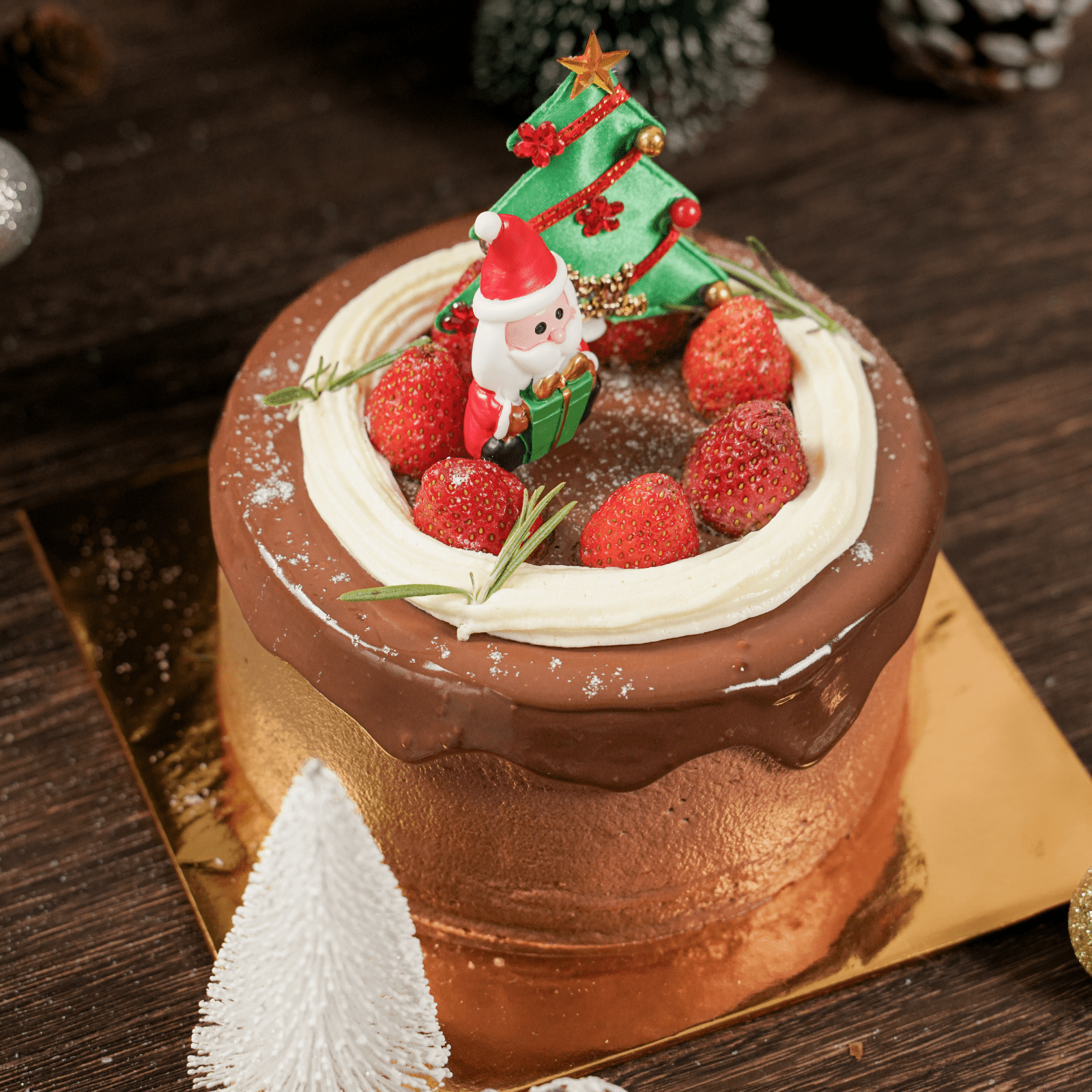 Chocolate Strawberry Cake (Christmas Series) - YuBake