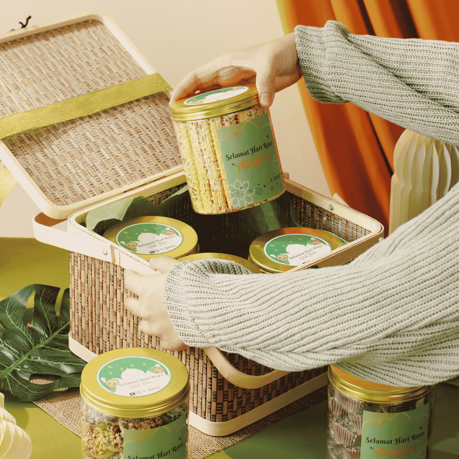 Gembira Raya Premium Basket Gift Set - Raya Festival - YuBake